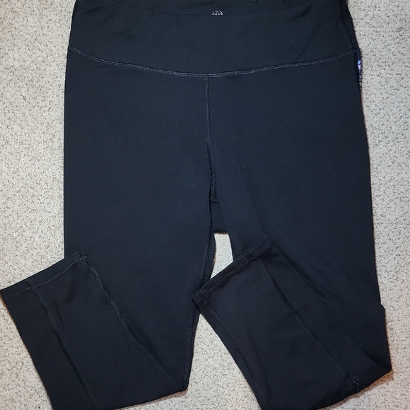 GAIAM | Pants & Jumpsuits | Gaiam Classic Black Leggings | Poshmark
